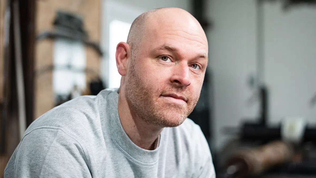 Rapper Sticks: ‘Je leidt je leven of je leeft je lijden, zo is het echt’