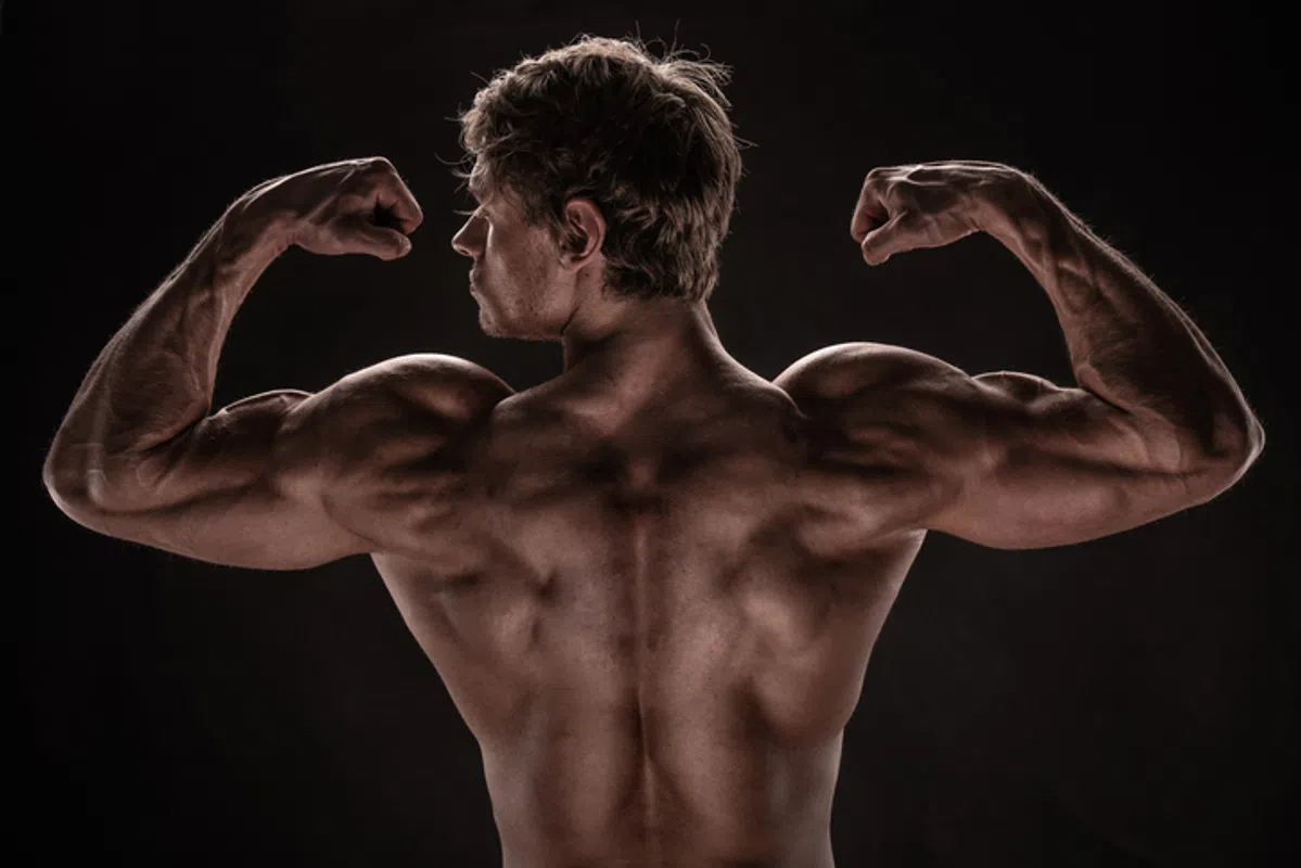 Poseren als CBum en Arnold? Dit is de beste hulp uit onverwachte hoek